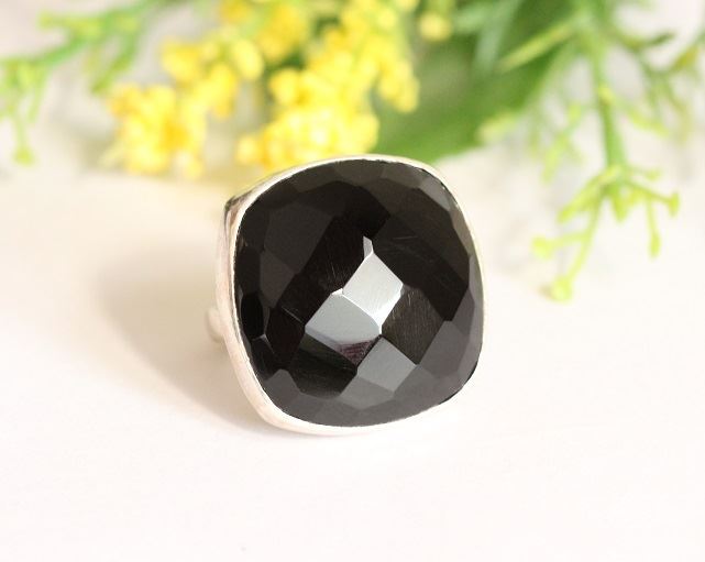 Black statement ring store
