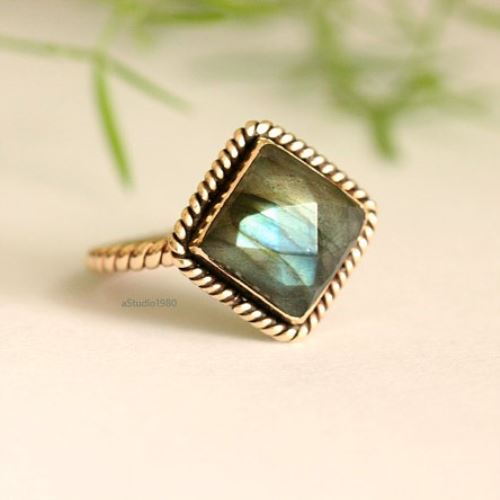 Buy 18k yellow gold labradorite ring, Handmade gift ideas for her ...